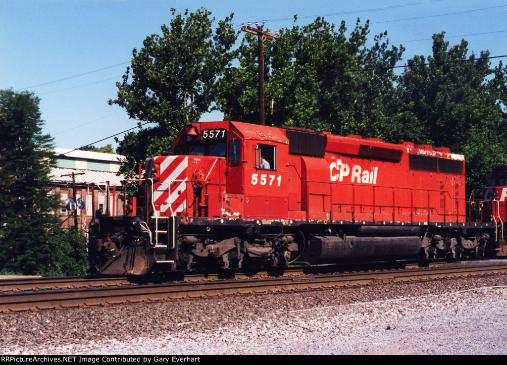 CP SD40-2 #5571 - Canadian Pacific